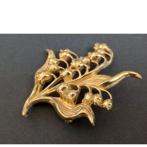 Avon | Jewelry | Vintage Avon Lily Of The Valley Birth Flower Brooch ...